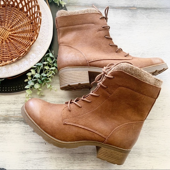 Universal Thread | Shoes | Universal Thread Lace Boots Sz 1 | Poshmark